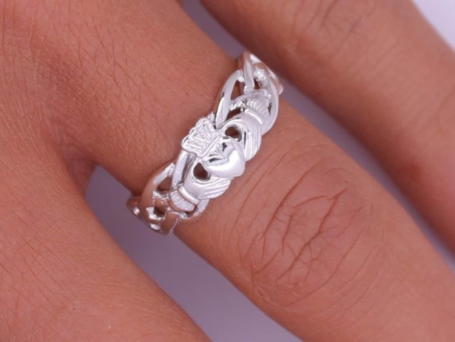 Claddagh Ring Ladies Silver Claddagh Ring on Celtic Rope - Etsy