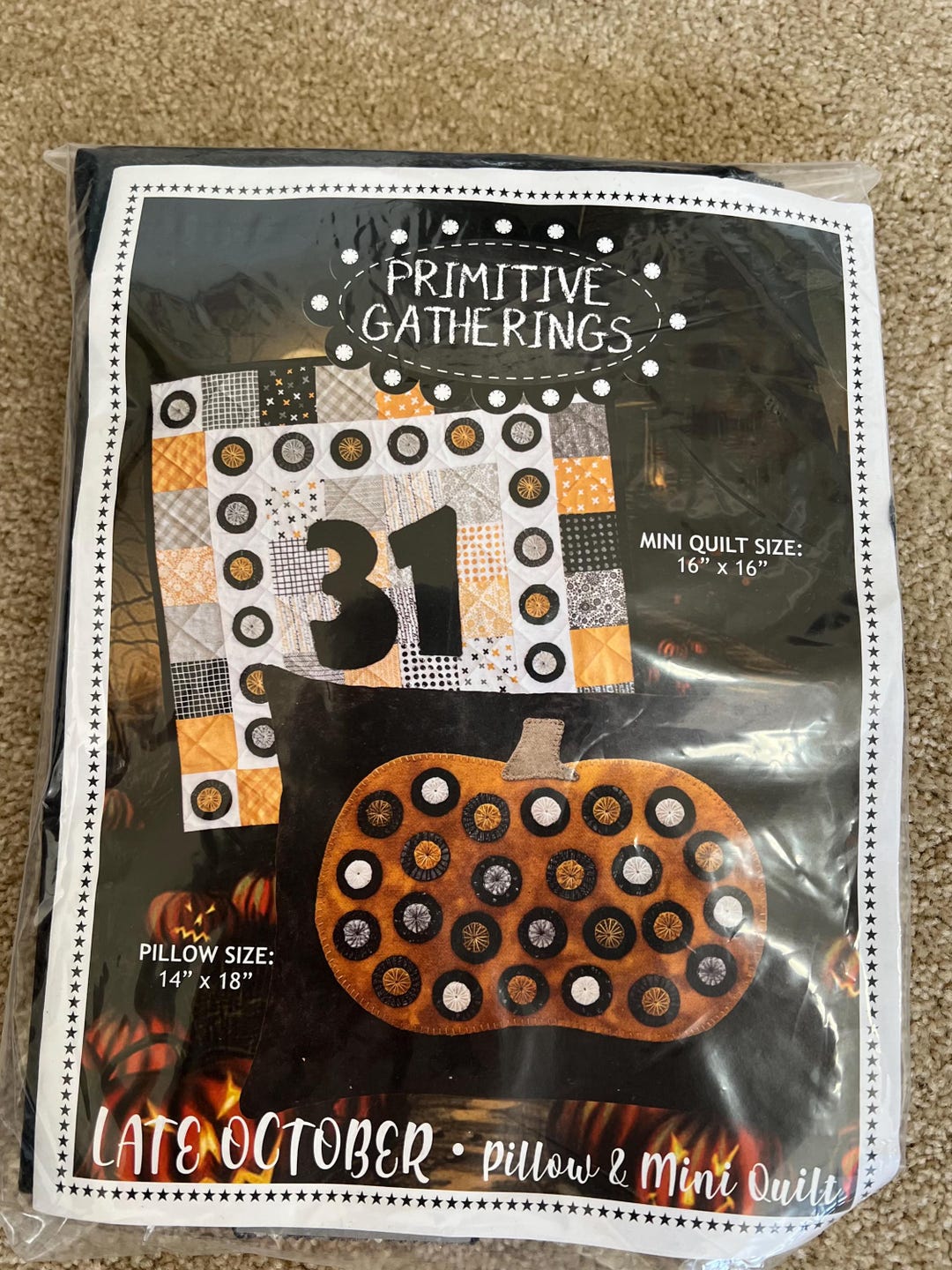 Late October Pillow and Mini Quilt Kit & Pattern by Primitive ...