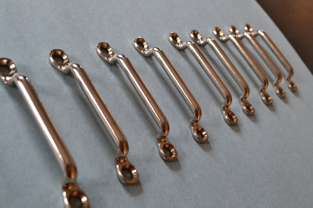 1 X Vtg Rustic Sash Lift Small Bin Bar Drawer Pull 3.25" Centers ...