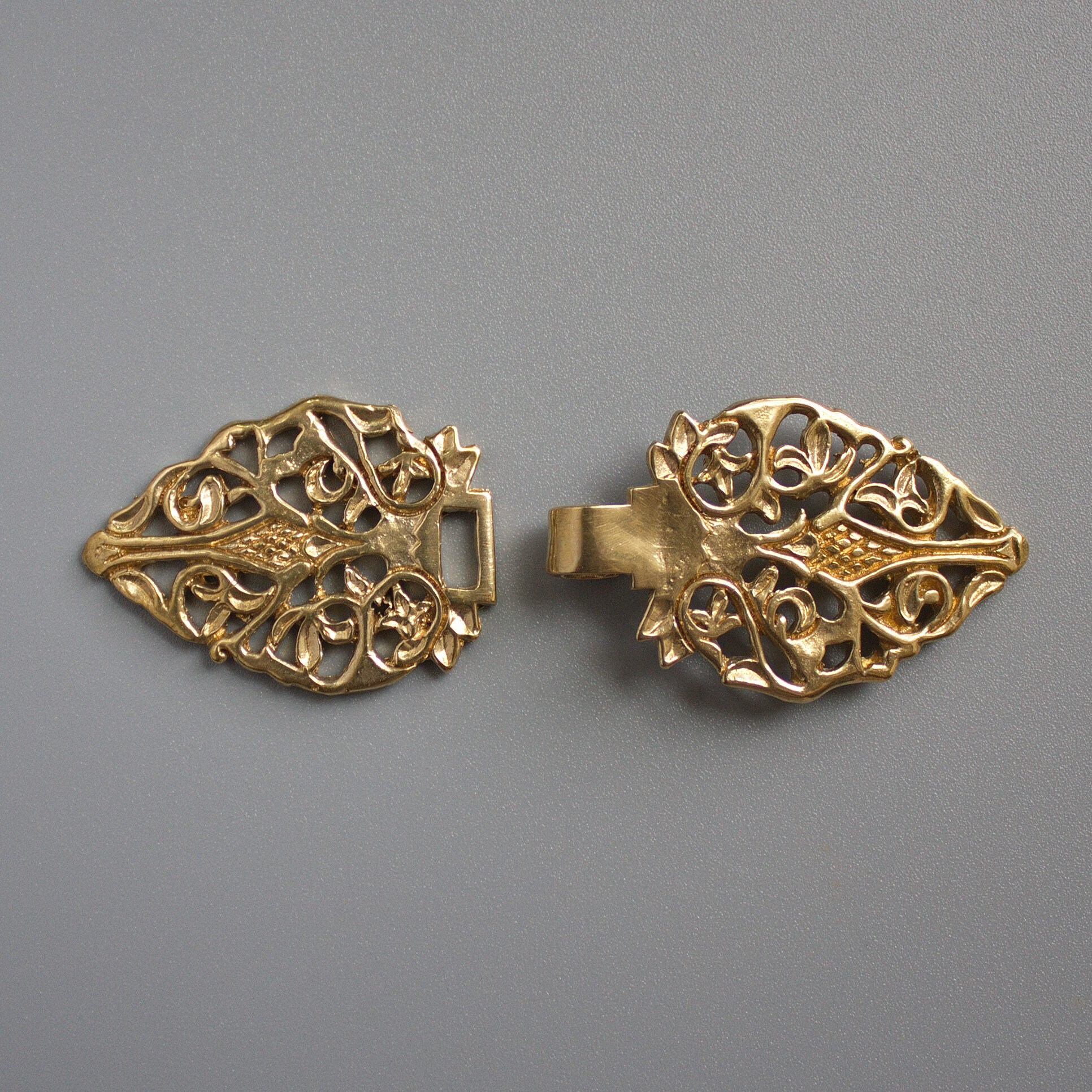 Renaissance Hooked Clasp: 16th Century Medieval Dress Accessory - Etsy