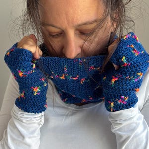 Crochet Cowl and Fingerless Gloves Pattern: Assigned Pooling Variegated ...