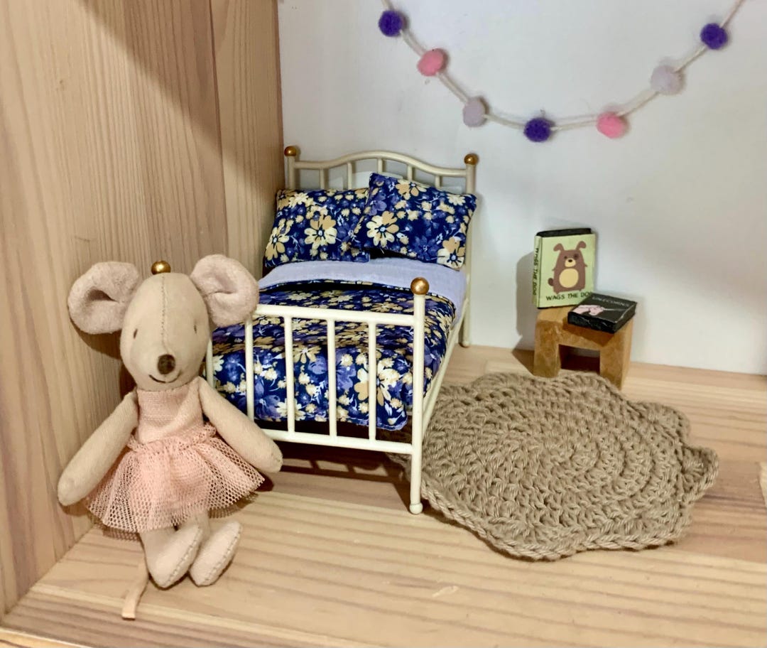 Maileg Mouse Bed Cover Set , Pretty Quilt and Pillows for Dollhouse ...