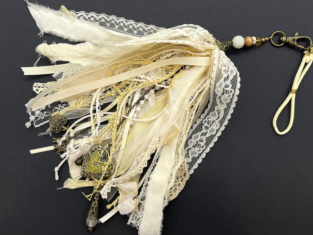 Boho Tassel, Tassel Locket Pendant, Aromatherapy Locket, Locket Tassel ...