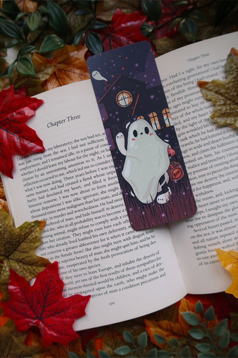 Halloween Ghost Bookmark - Spooky Cute Haunted Autumn Aesthetic ...
