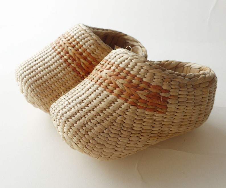 VINTAGE Pair of Woven Straw Baby Shoes Baby Booties | Etsy