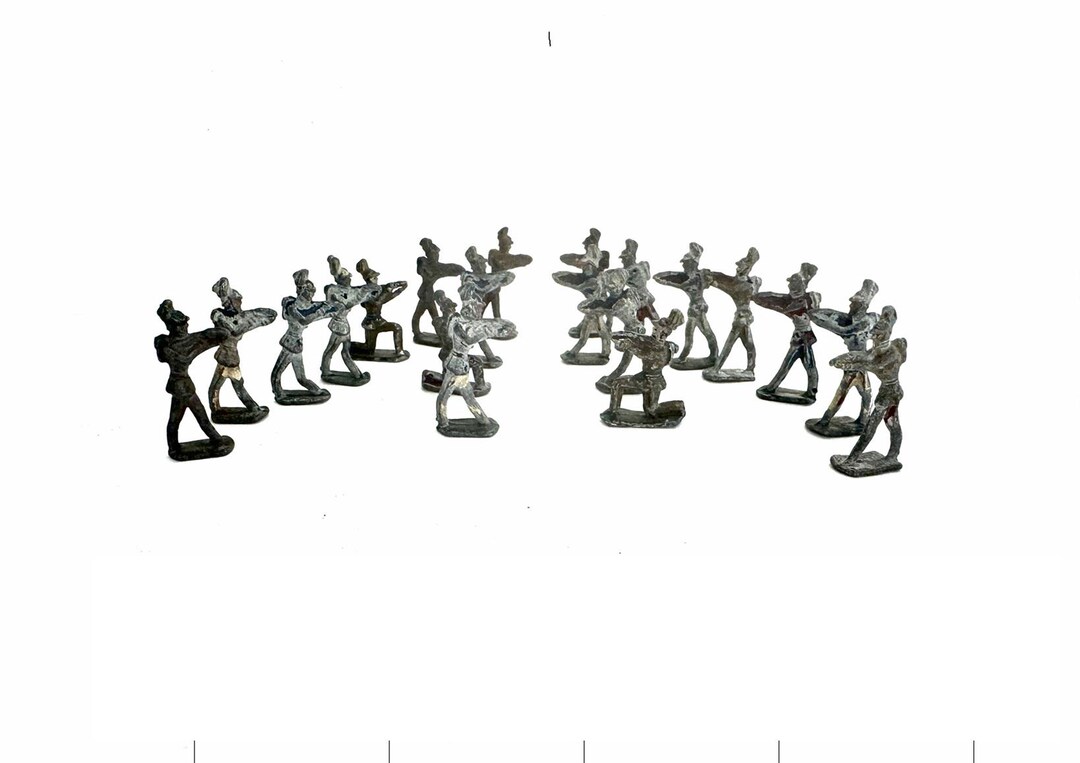 Vintage Lead Soldiers Set of 20 Soldiers Standing and Kneeling ...