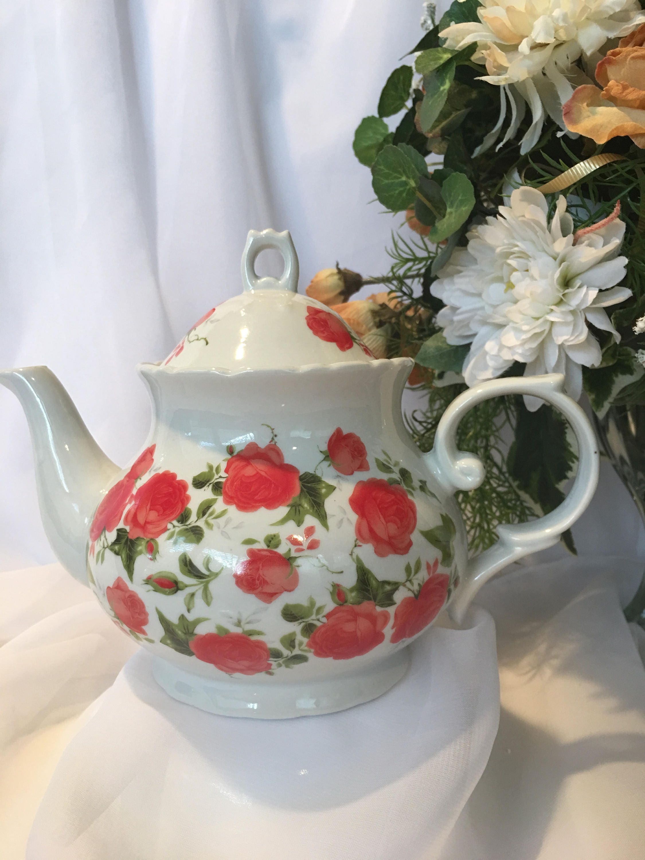 Red Roses on White Ceramic Teapot - Etsy