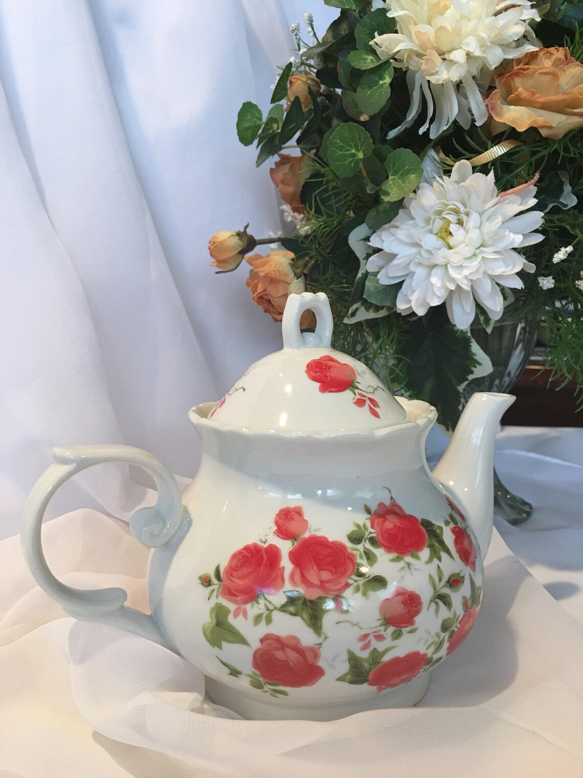 Red Roses on White Ceramic Teapot! - Etsy