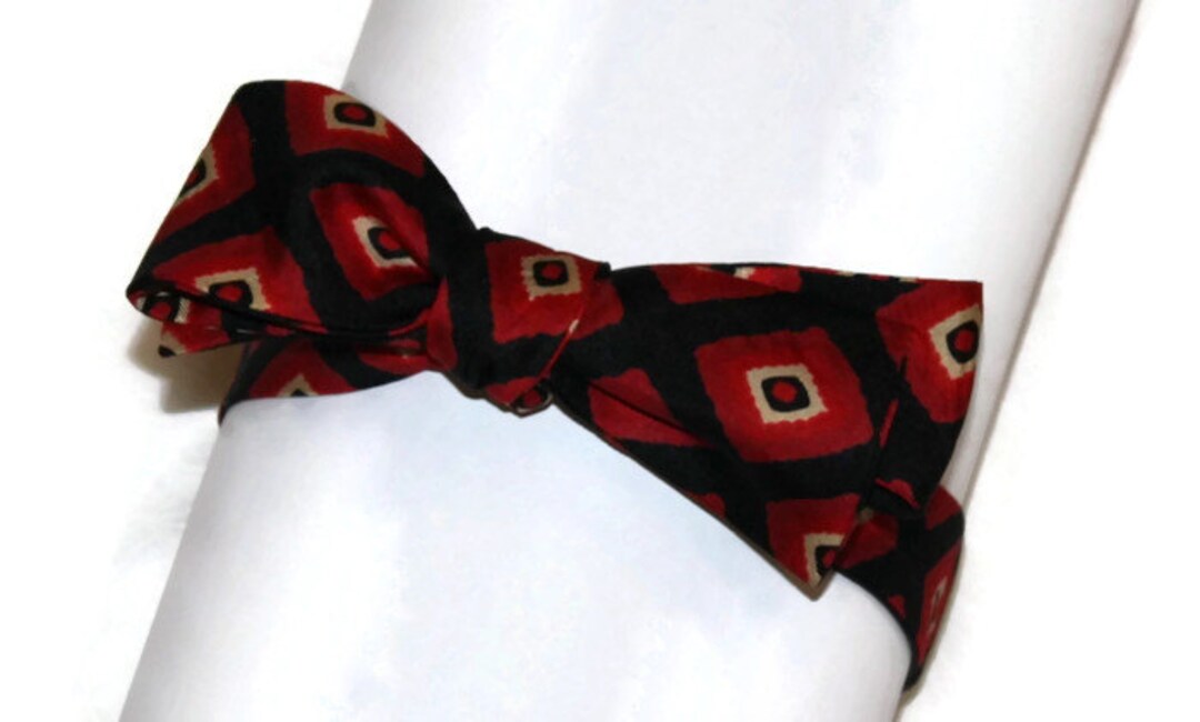 Corbata de moño corbatín de clásicos de los hombres de seda negro rojo ...