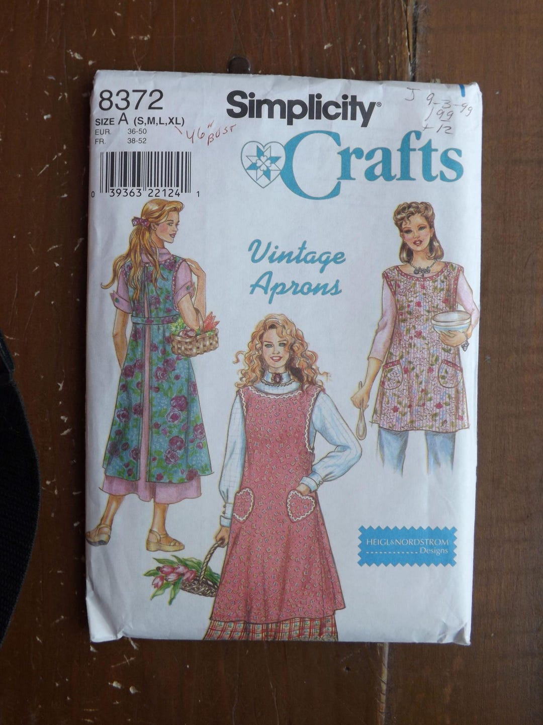 Simplicity 8372 Apron Sewing Pattern, Vintage Style Aprons Pattern ...
