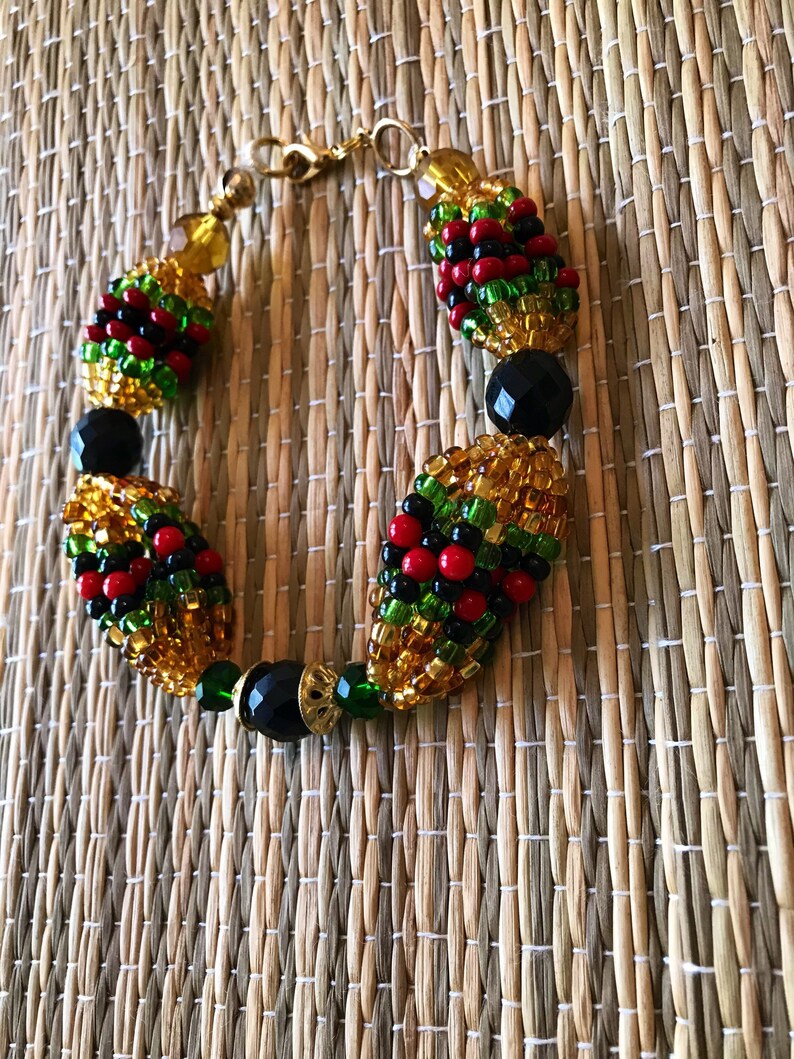 Ilde De Oshun Ibu Kole Con Coral Rojo Y Vidrio Oshun Ibu Kole - Etsy