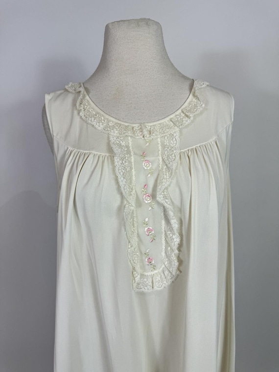 1960s Shadowline White Floral Nylon Peignoir Robe and… - Gem