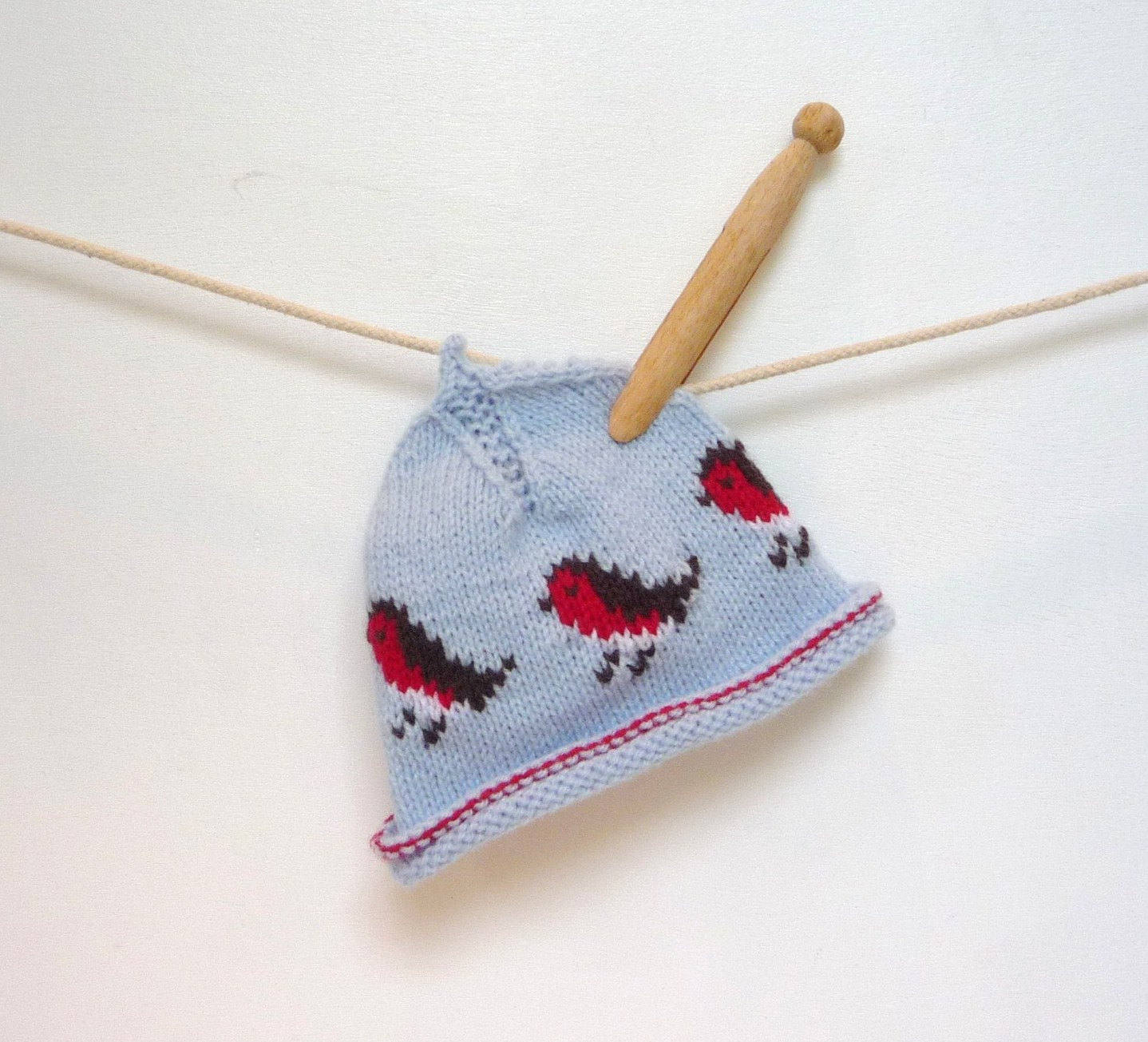 CHRISTMAS Baby KNITTING PATTERNS - Christmas Knits Robins Pixie Beanie ...