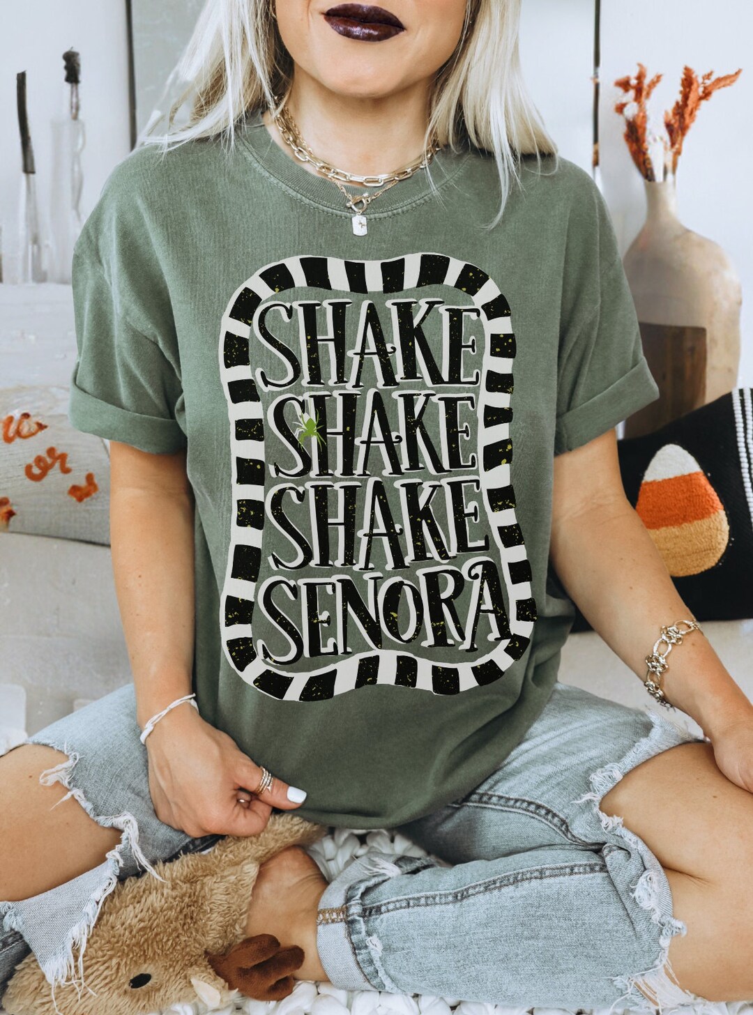 Shake Shake Shake T-shirt - Awesome Cool Halloween Costume Tee, Stripe ...