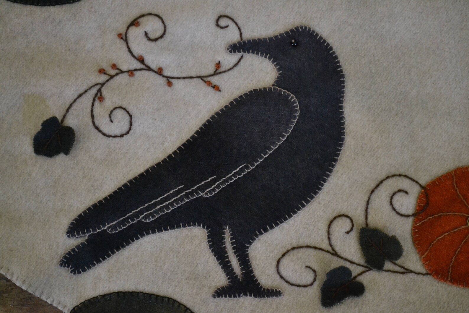 Wool Applique E-pattern Pdf OCTOBER CROW Wool Penny Rug - Etsy