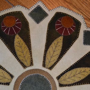 Wool Applique E-pattern Primitive Folk Art Wool Penny Rug Pattern Pdf ...