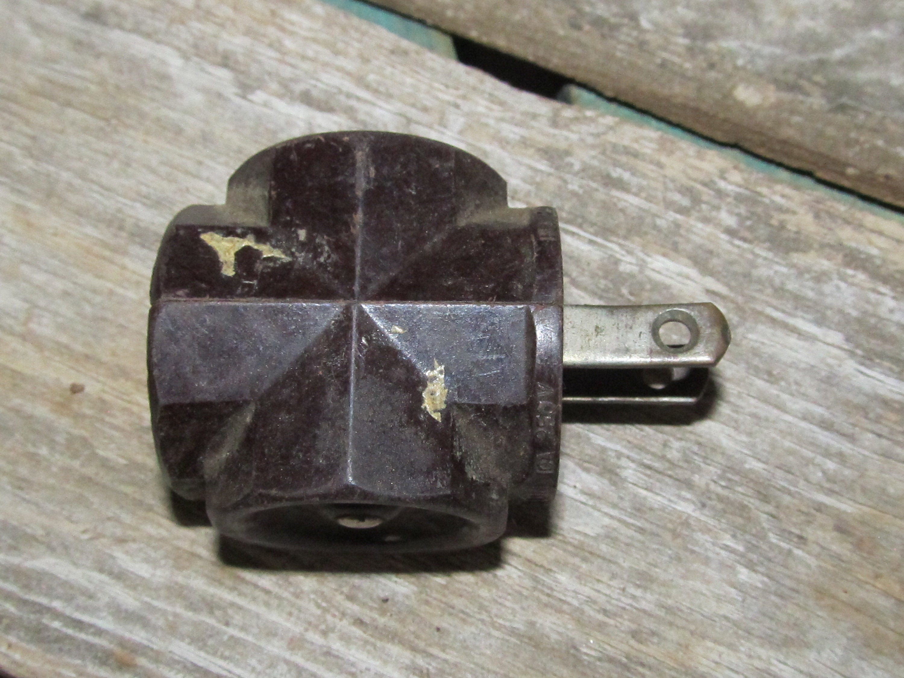Vintage Leviton Brown Bakelite Triple Radial Surface Mount 3 Plug ...