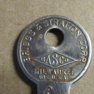 Vintage Briggs & Stratton Key / Choice/ GM Knock Out Basco/ GM D-R ...