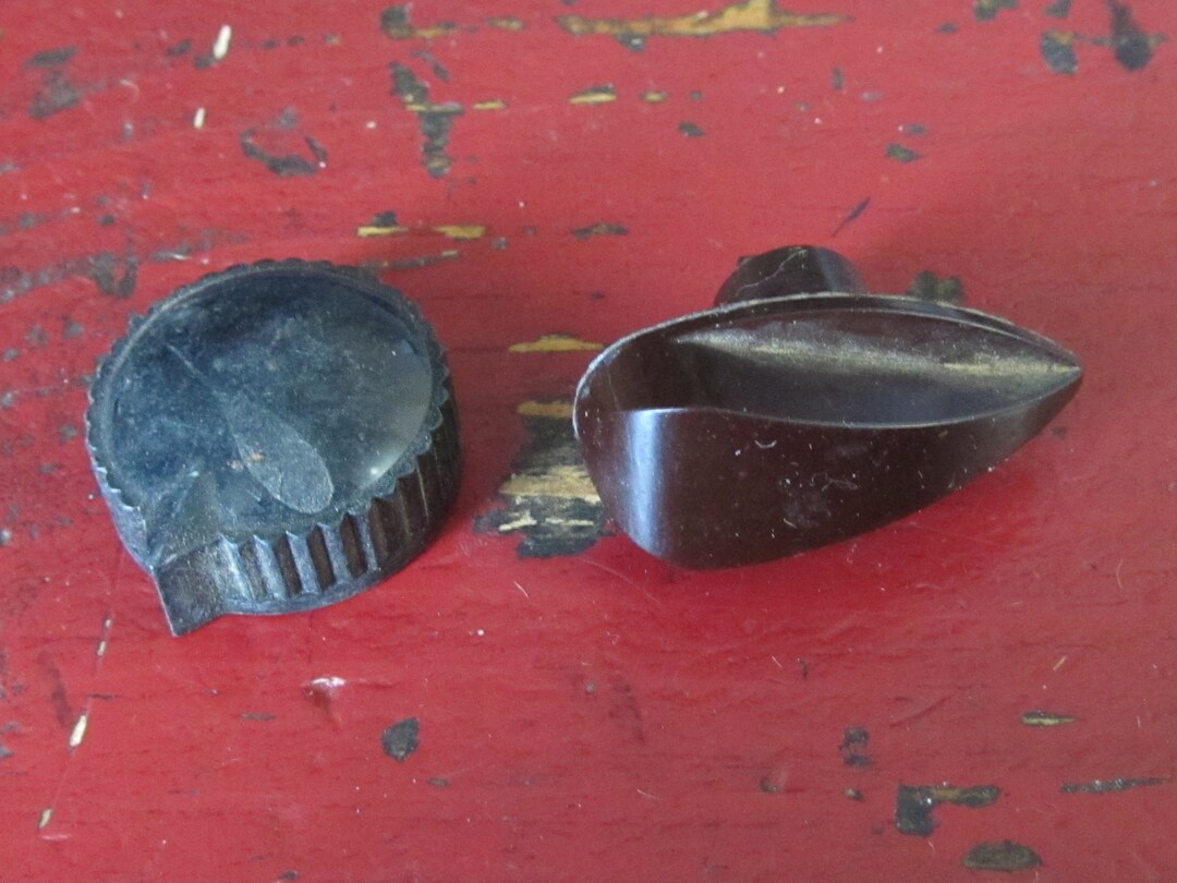 Vintage Replacement Knobs ~ Choice ~ Brown Bakelite Art Deco Pointer Knob OR Black Hard Plastic ...