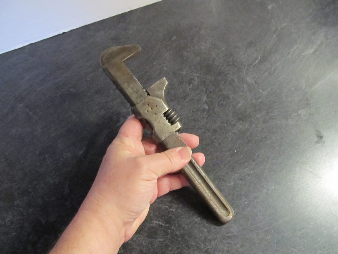 Antique Pipe Wrench / Monkey Wrench - 9" Unmarked Old Steel Pipe Wrench ...