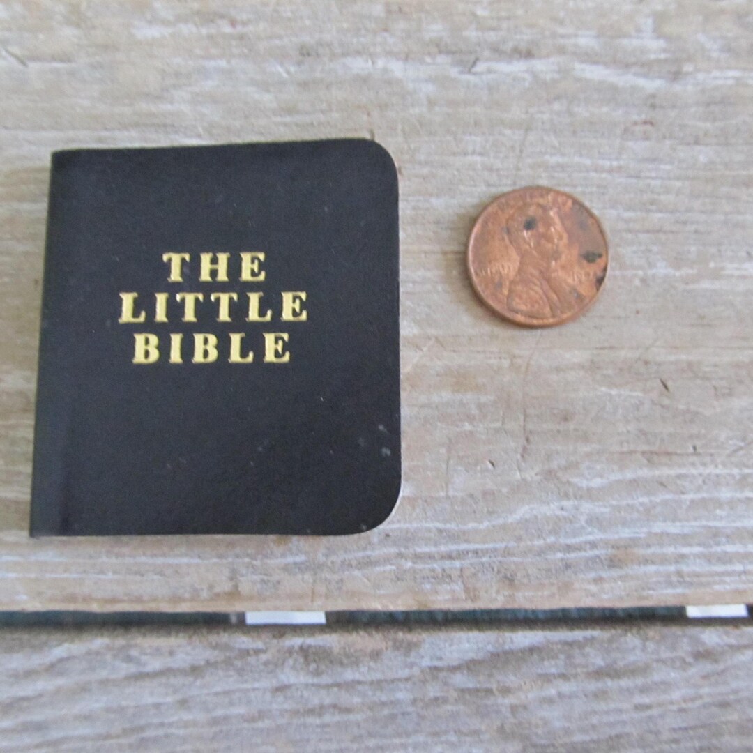 Vintage the Little Bible Lee Middleton Doll Company Tiny Miniature ...