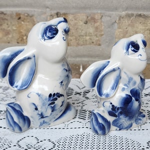 Vintage Cobalt Blue White Porcelain Flower Floral Rabbit Bunny Animal ...