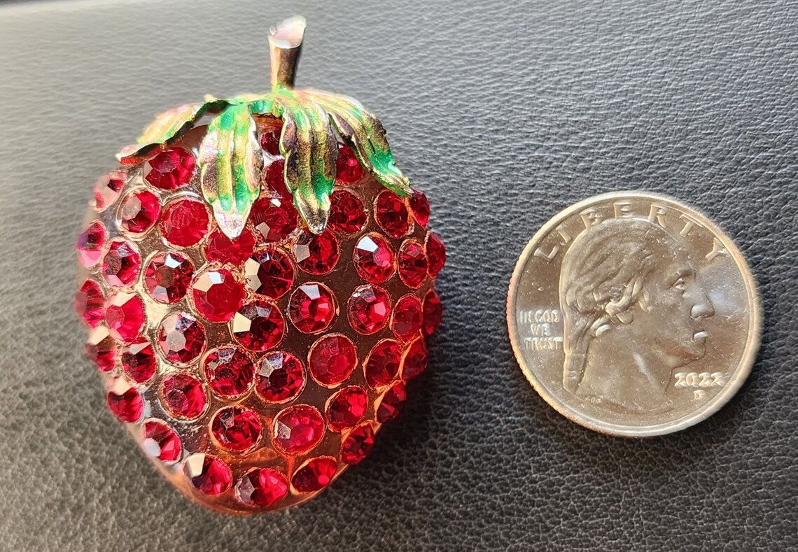 Vintage Red Rhinestone Lucite Strawberry Fashion Costume Jewelry Lapel ...