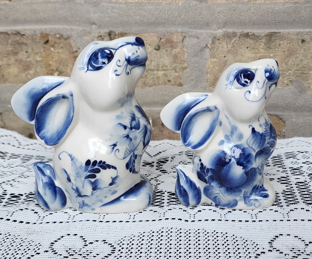 Vintage Cobalt Blue White Porcelain Flower Floral Rabbit Bunny Animal ...