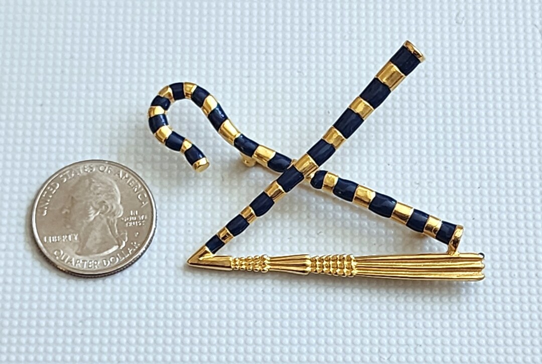 Vintage Egyptian Revival King Tut Crook and Flail Brooch 1976 MMA Art ...