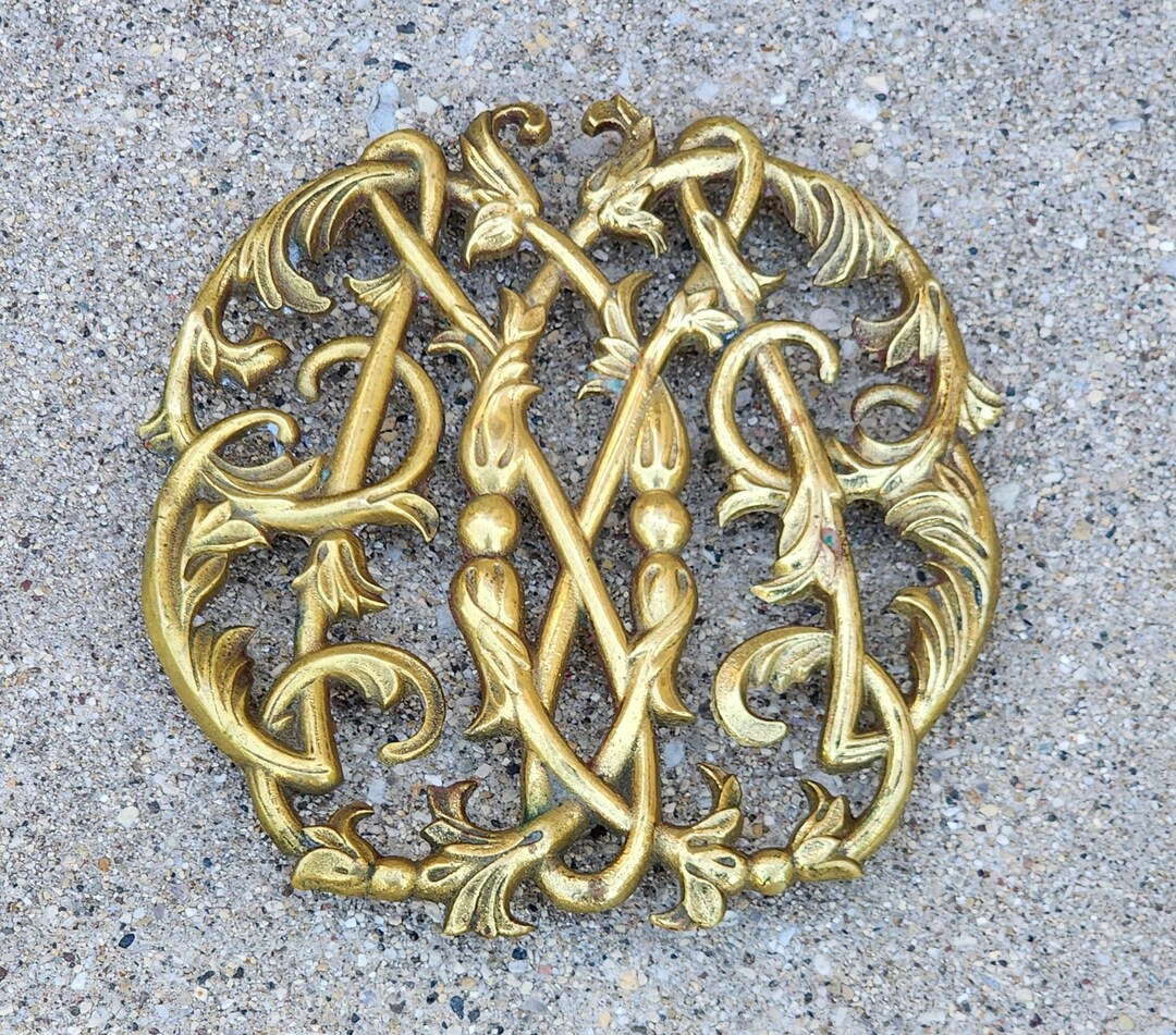 Vintage Colonial Williamsburg Intertwined CW Monogram Cypher Gold Tone ...