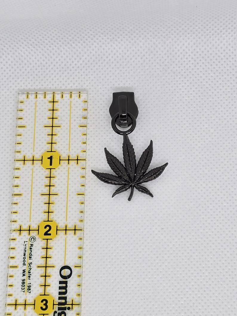 New Set of Gunmetal Colored #5 Nylon Weed Leaf Pot Leaf Marijuana ...