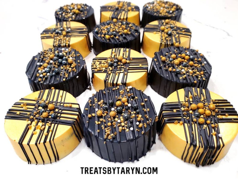 Black and Gold Chocolate Covered Oreos: New Year Favors (12pcs) - Etsy