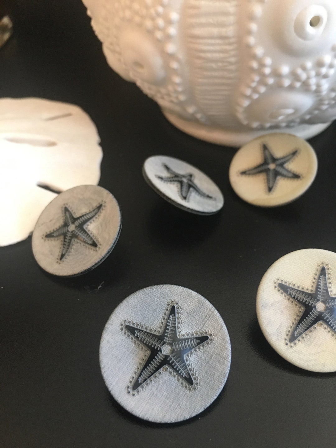 Starfish Buttons 24mm 5 Round With Carved Starfish - Etsy