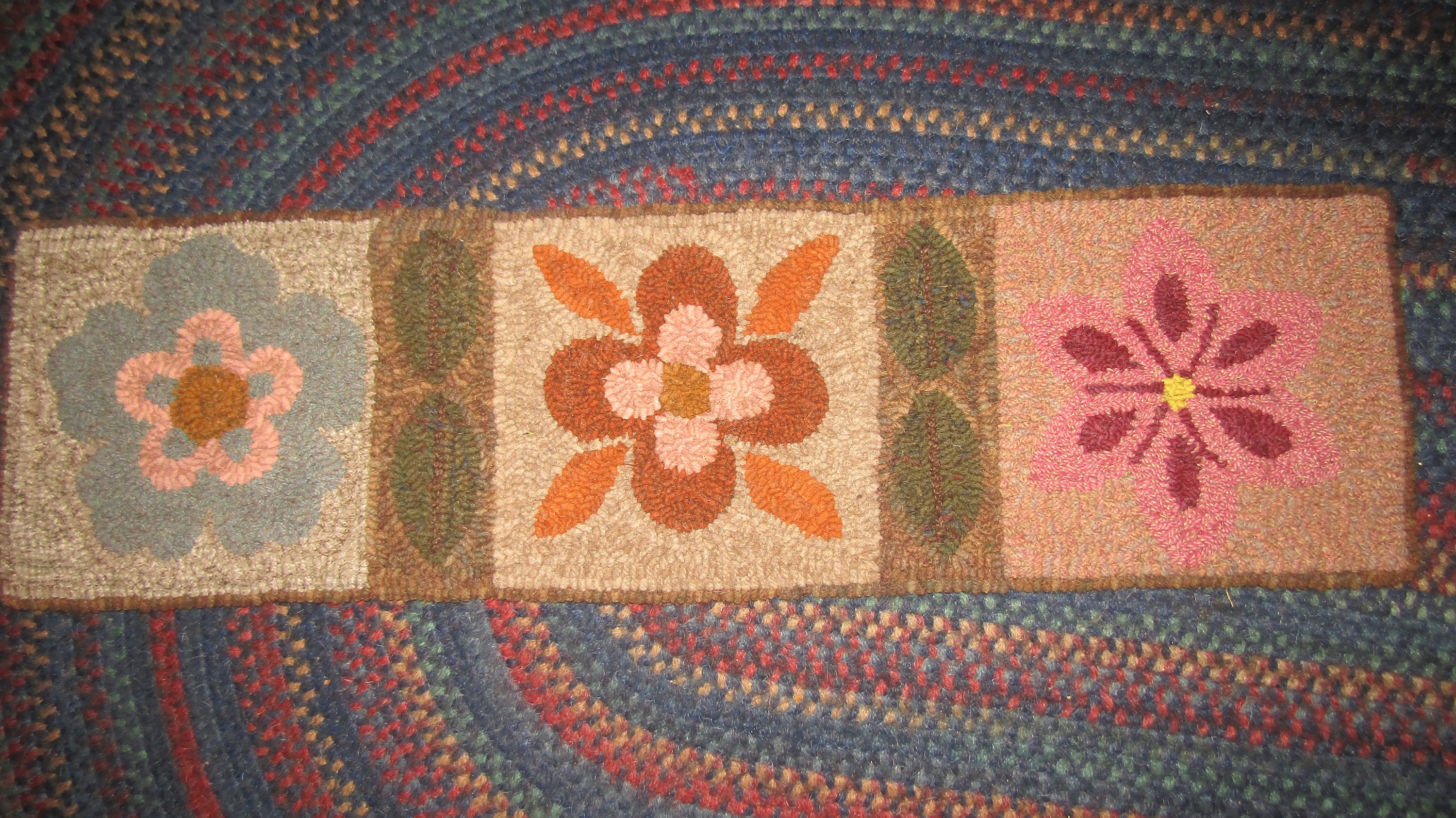 Primitive Hooked Rug Farmhouse Table Runner and or Side of Bed | Etsy