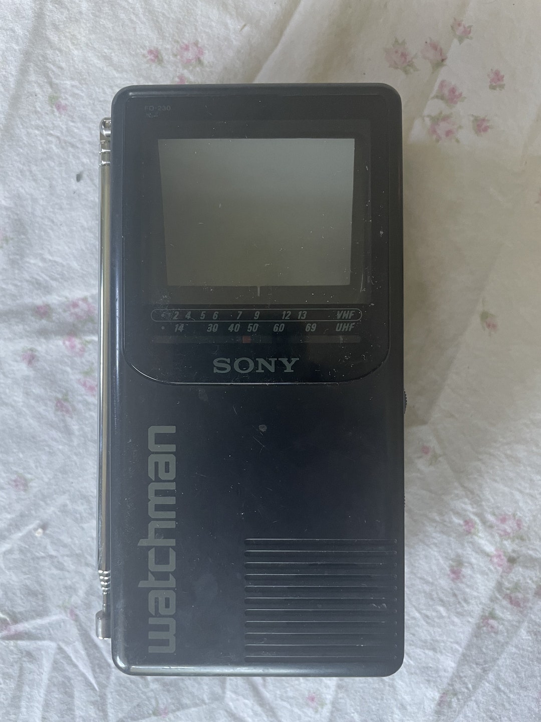 Vintage Sony Watchman Portable TV Television Black & White Battery ...