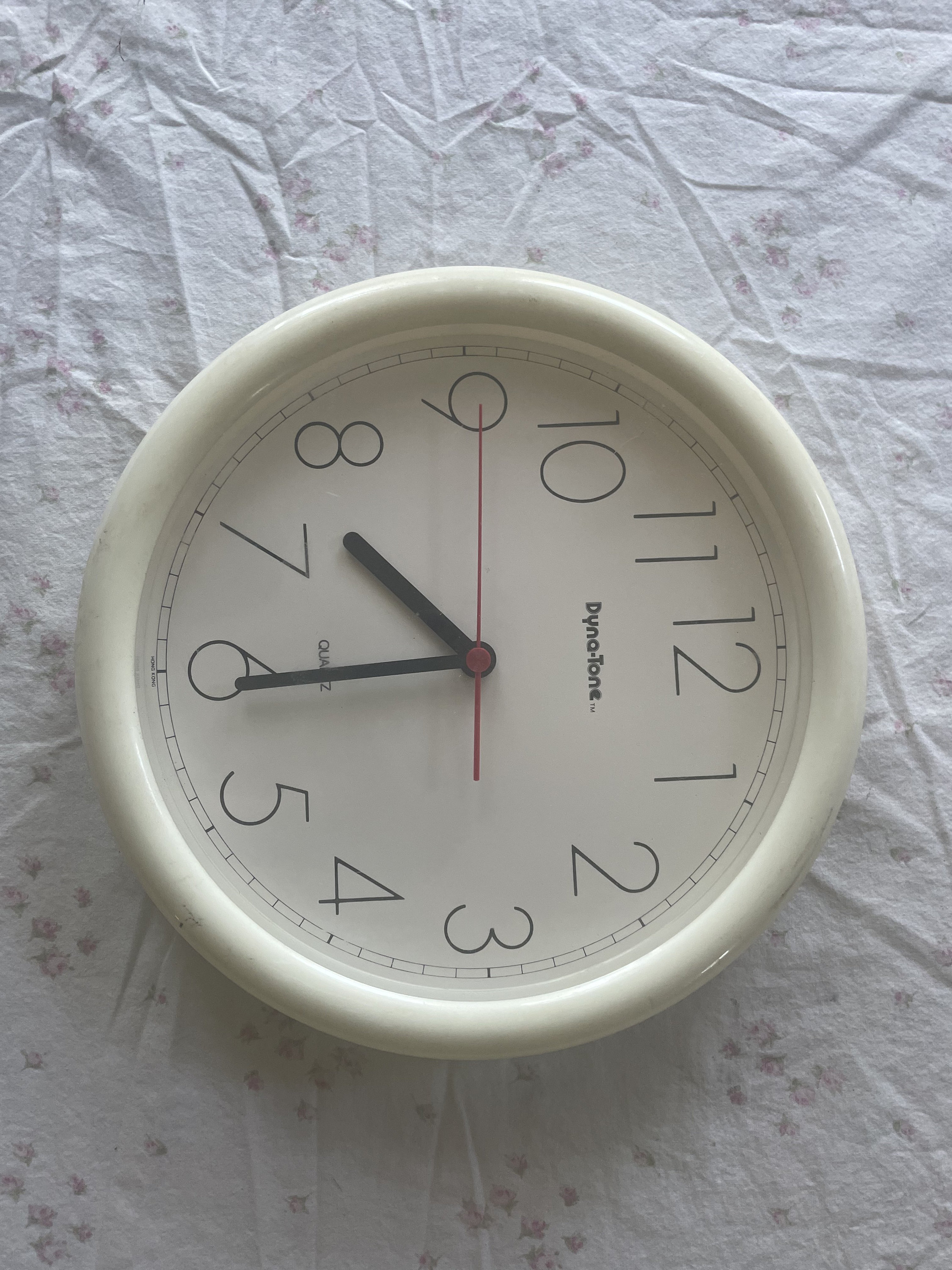Vintage Dyna-tone Round White Wall Clock Uses 1 AA Battery - Etsy
