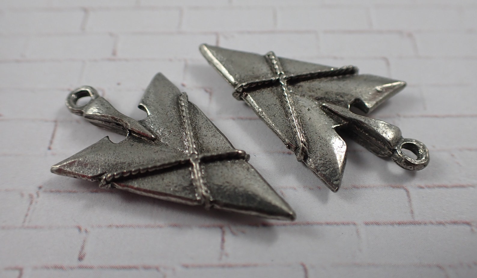 1 Piece Silver Arrowhead Pendant Flat Thin Metal Arrow Head - Etsy