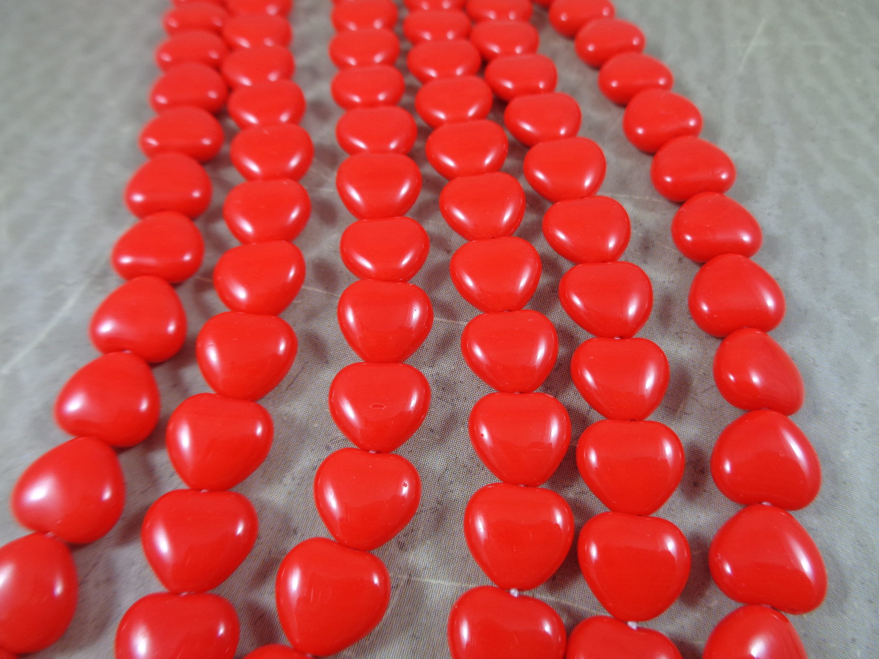 25 Small Bright Red Heart Shaped Glass Beads 8x8x3mm Rounded Bright Red ...