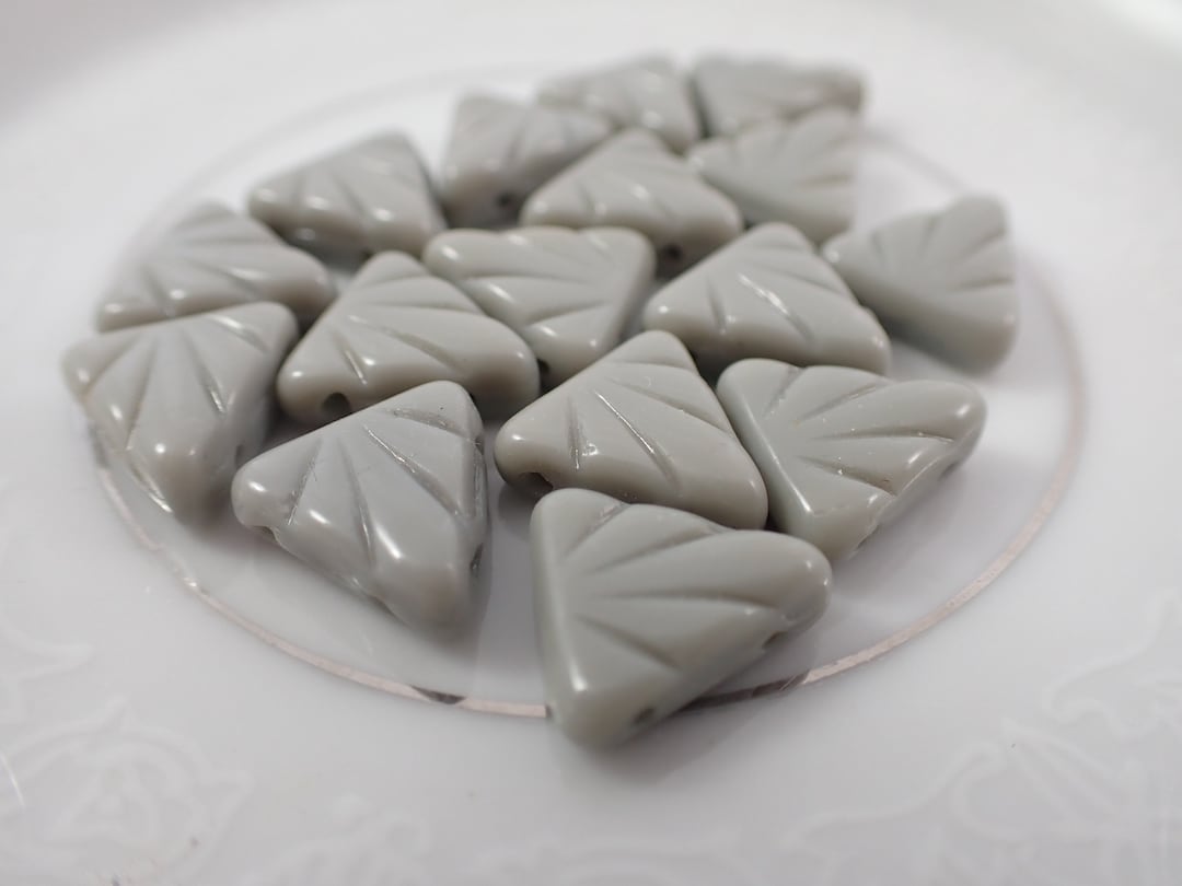 15 Pcs Vintage Gray Triangle Glass Beads Two Hole Textured Design ...