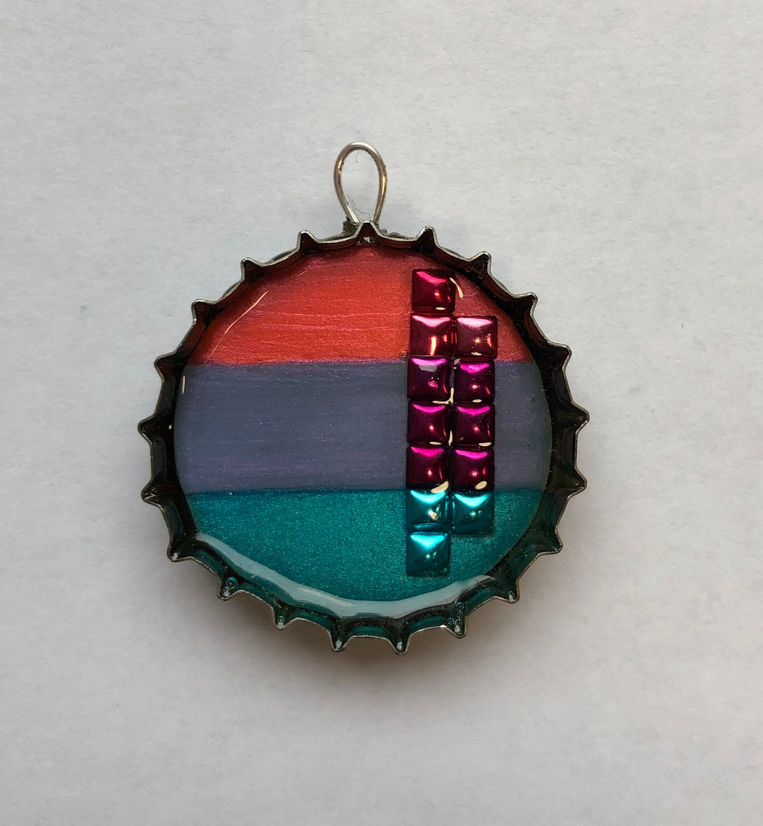 Colgante bi pride bottle cap - Etsy España