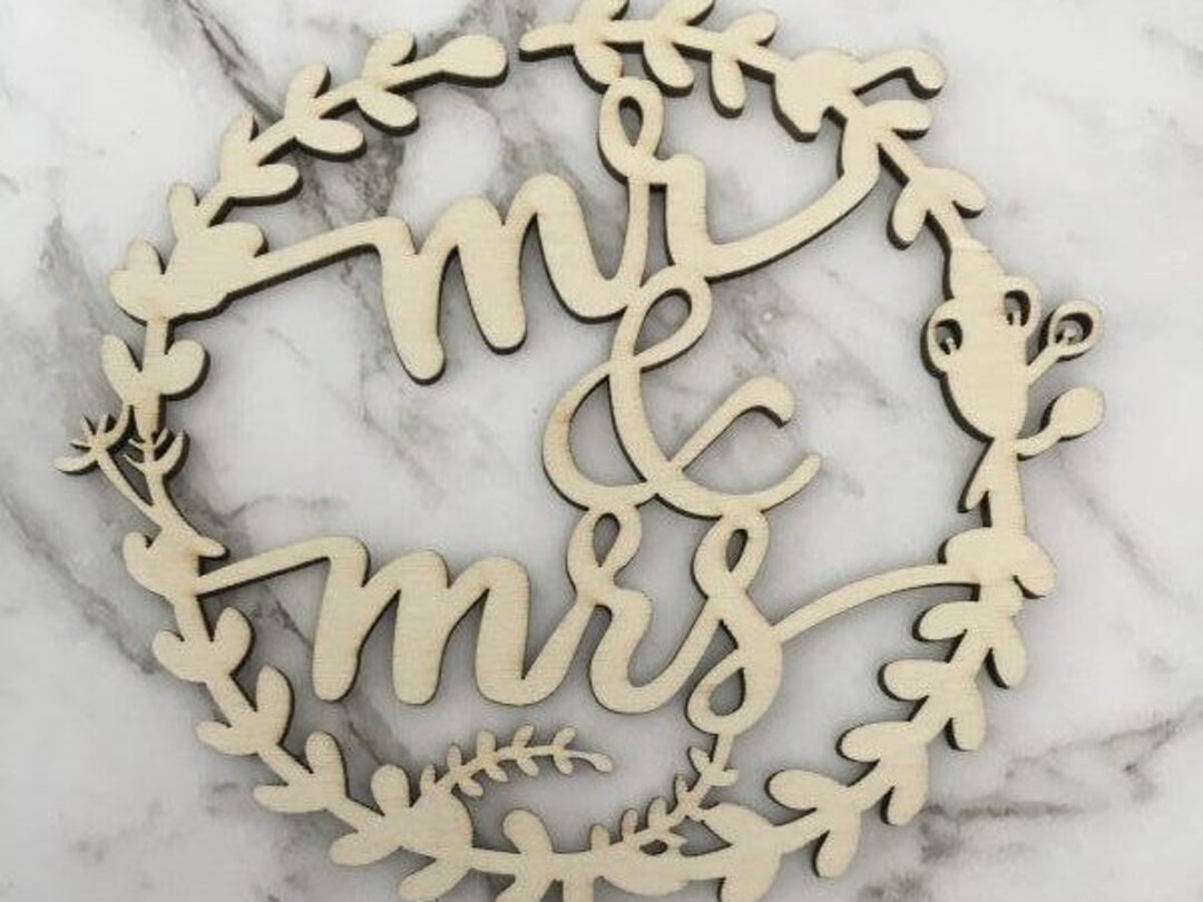 Mr & Mrs round Halo Rustic Wood Wedding Cake Topper - Etsy