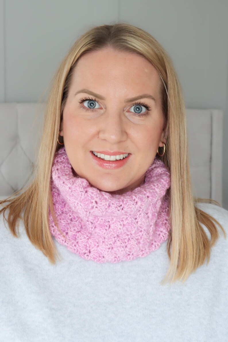 Feyre Crochet Cowl Pattern – Beginner Friendly PDF & Video - Etsy UK
