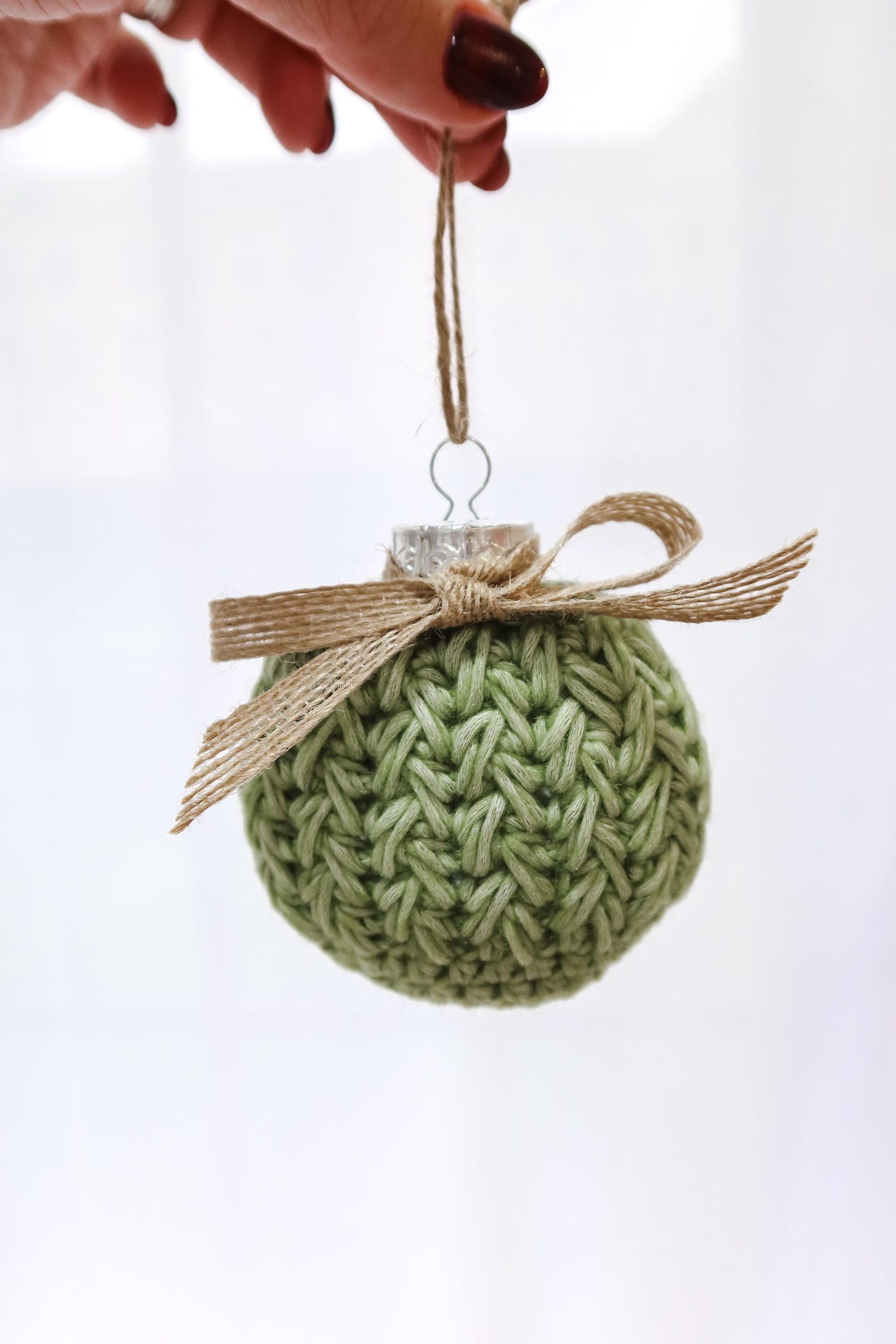 CROCHET PATTERN & VIDEO: Textured Holiday Bauble, Festive Ornament for ...