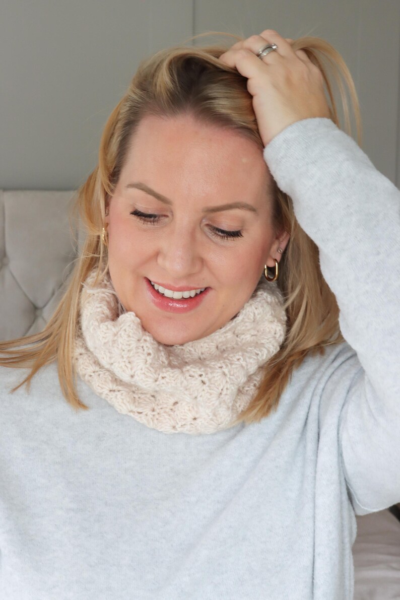 Feyre Crochet Cowl Pattern – Beginner Friendly PDF & Video - Etsy UK