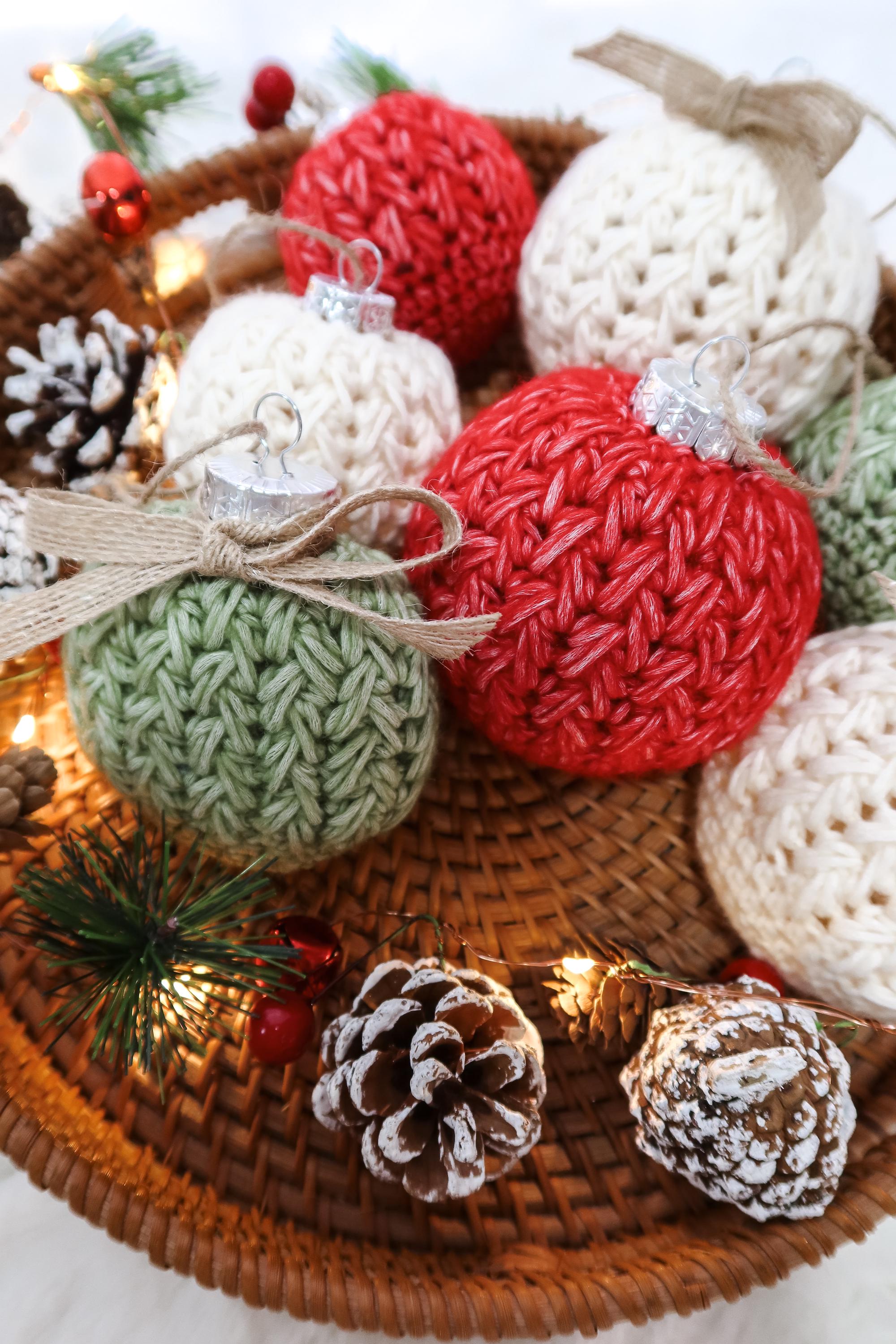 CROCHET PATTERN & VIDEO: Textured Holiday Bauble, Festive Ornament for ...