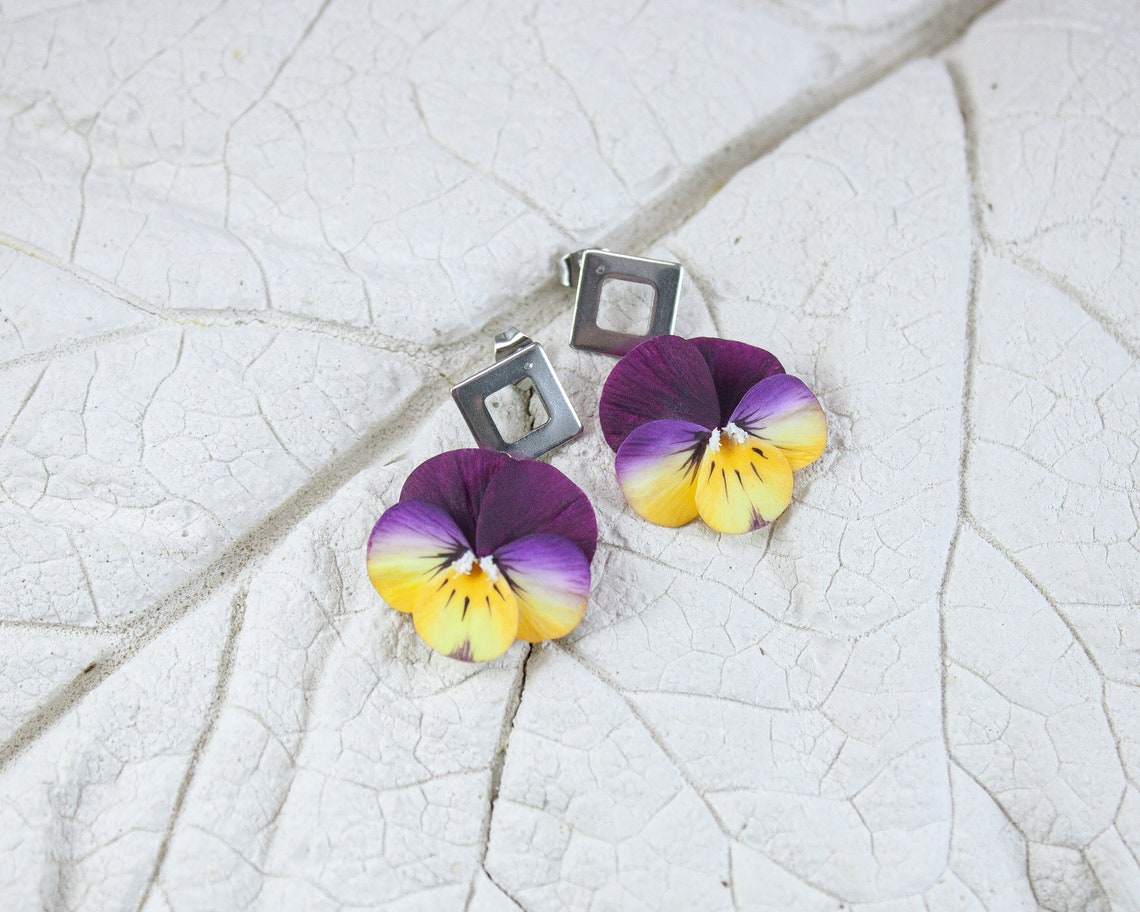 Pansy Stud Earrings Realistic Flower Earrings Floral Earrings - Etsy