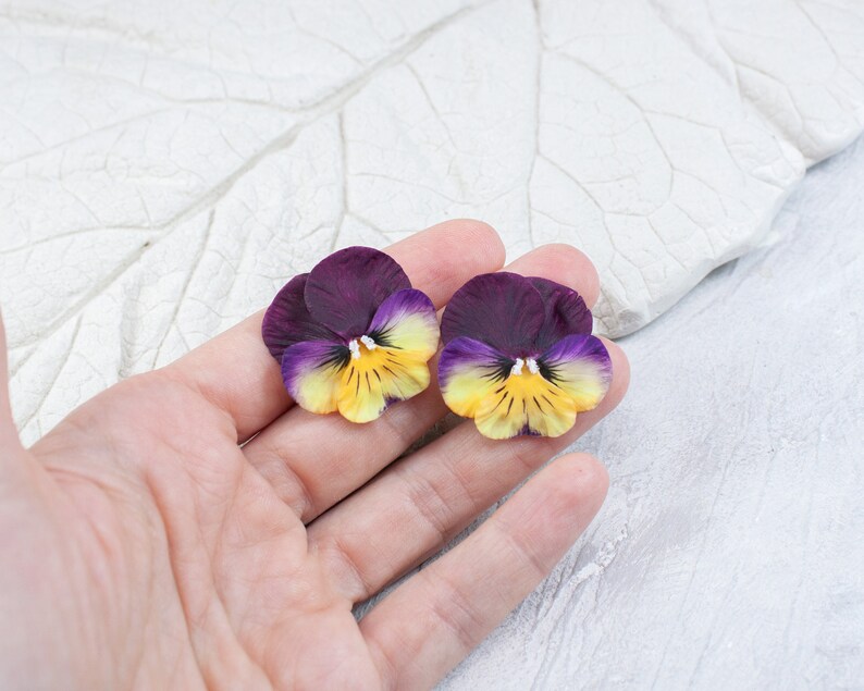 Stud earrings with pansies Realistic flower jewelry | Etsy