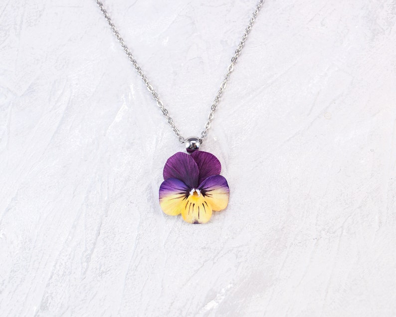 Pansy Pendant. Realistic Flower Necklace. Nature Lovers Gift - Etsy