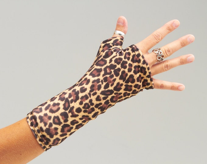 Short Arm Cast Cover in "classic Cheetah" - Etsy