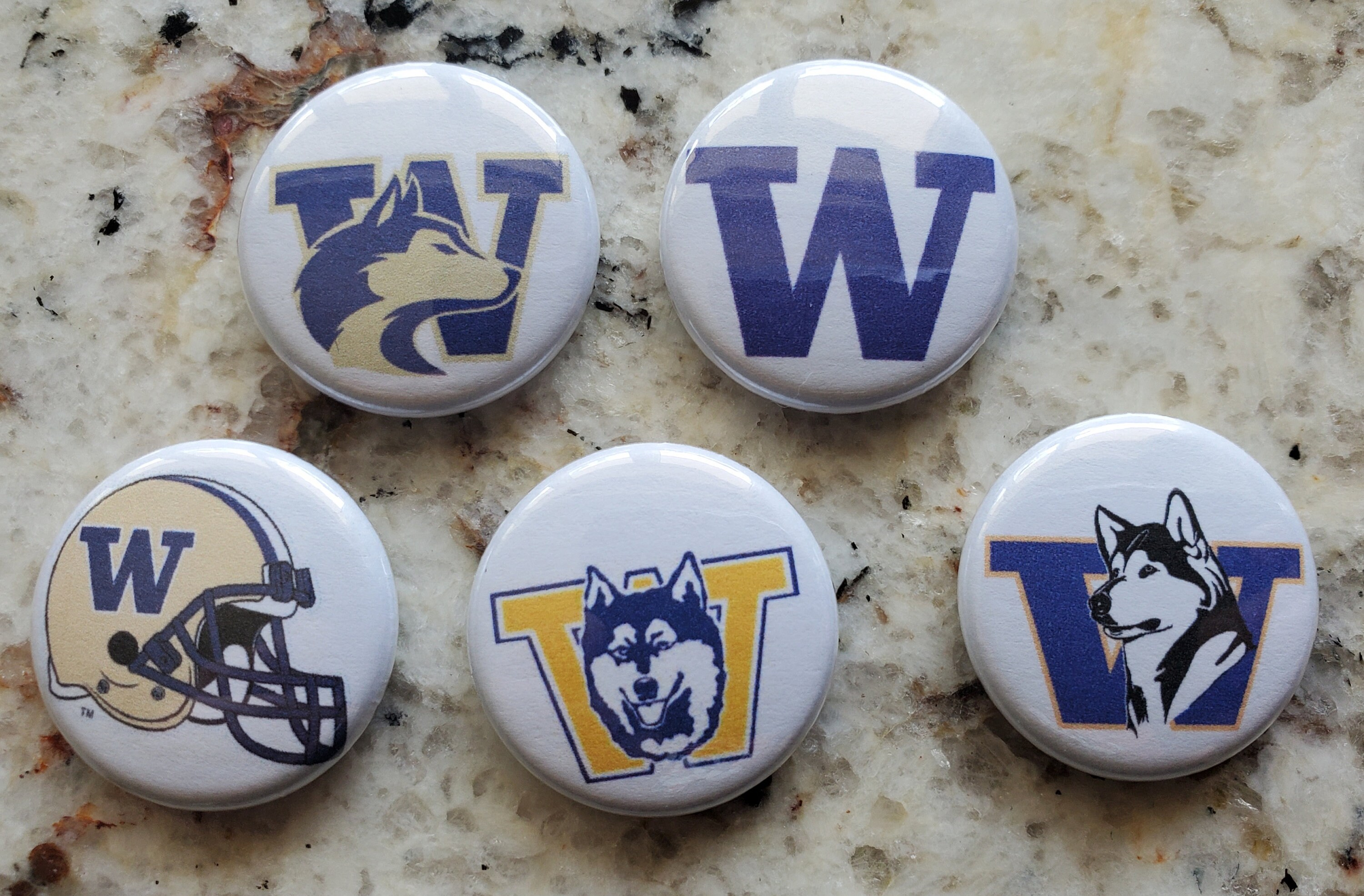 Uw Png Button Pin